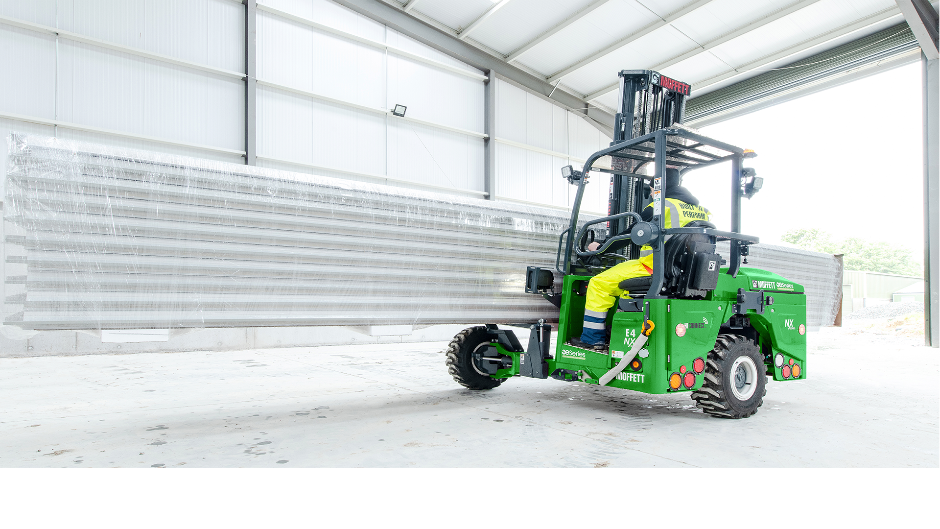 Should I choose an electric truck-mounted forllift | TMFL | Hiab