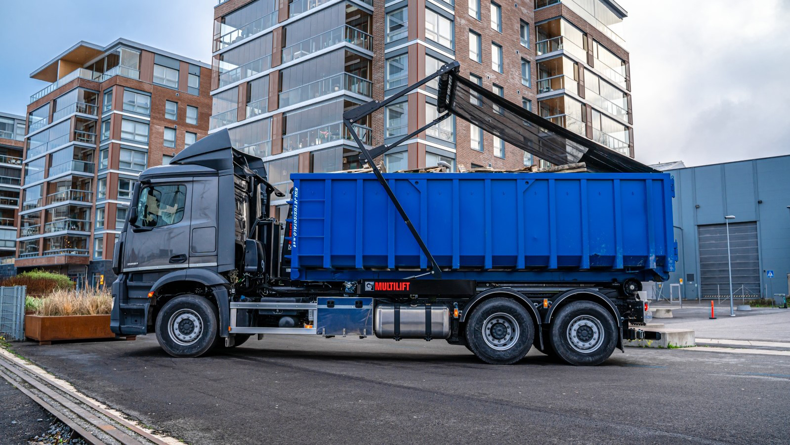 Get On The Road Quicker With Multilift Loadcover Discover Inspiring Hiab Stories Hiab