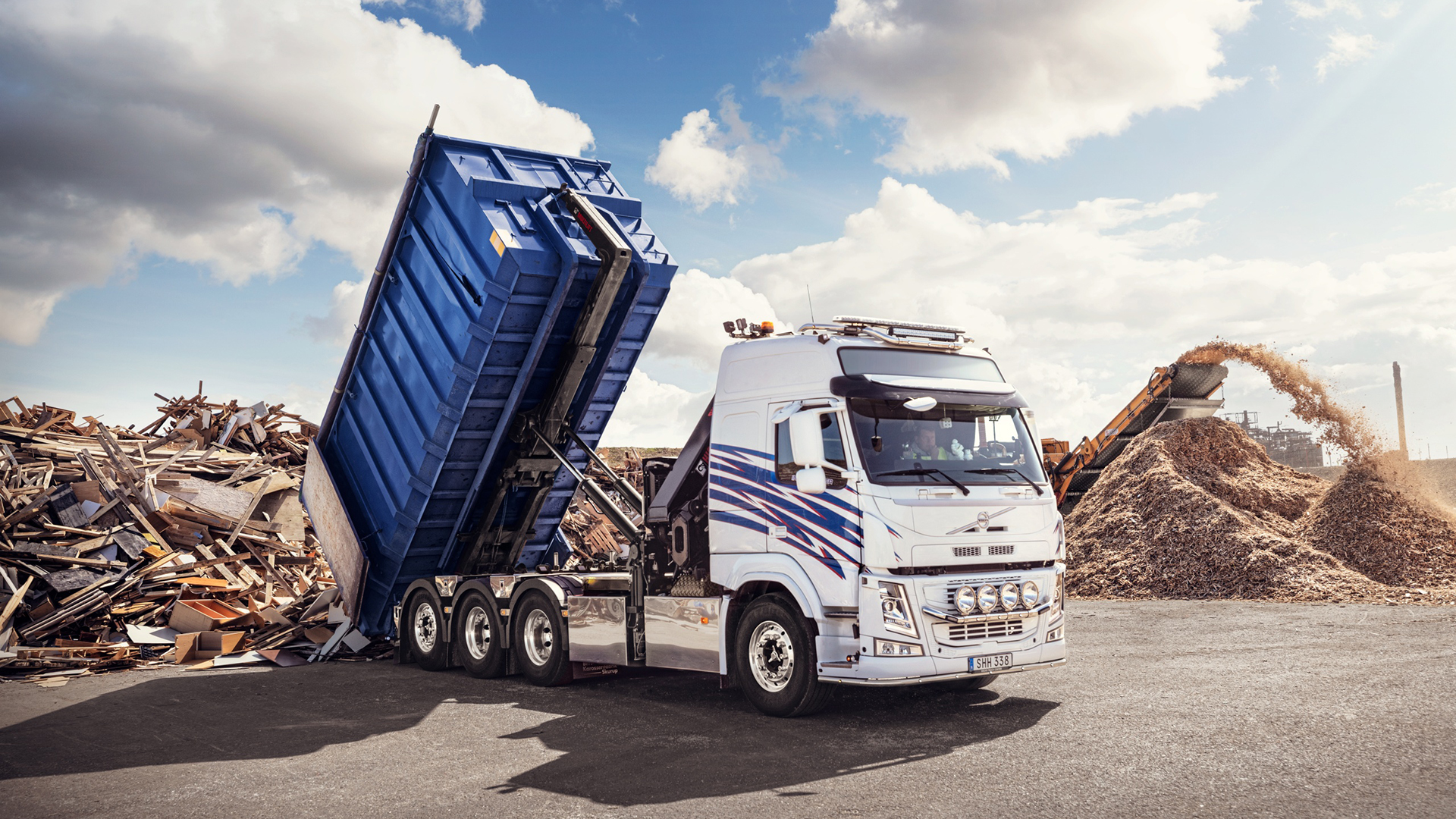 Hooklifts and Roll-Off Hoist – Our Full Product Range | Products | Hiab