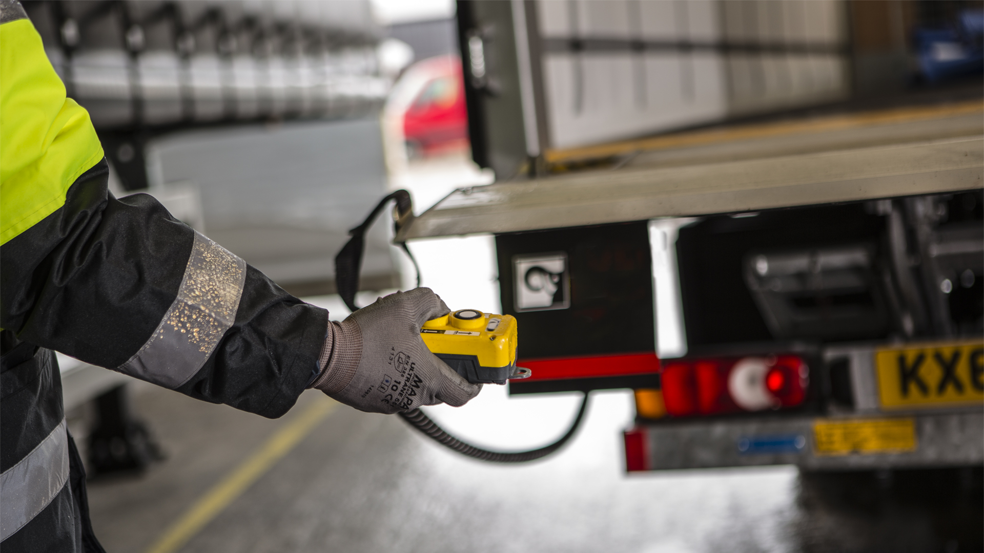 DEL accessories | DEL tail lifts | Hiab