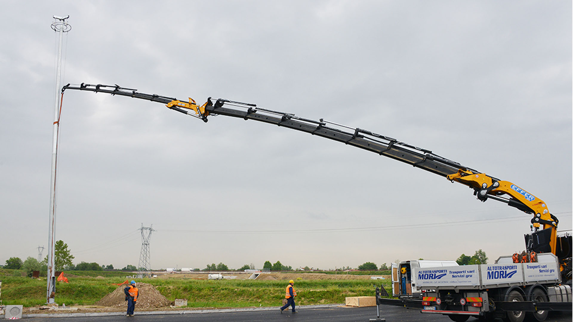 Effer Pole positioning | Top-Quality EFFER Loader Cranes for Heavy ...