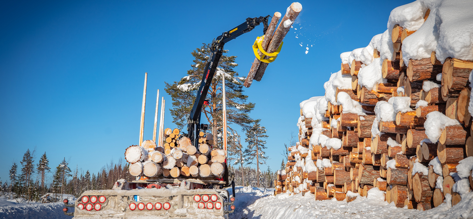 Reliable Straight Boom Crane Services | Heavy Lifting | Material ...