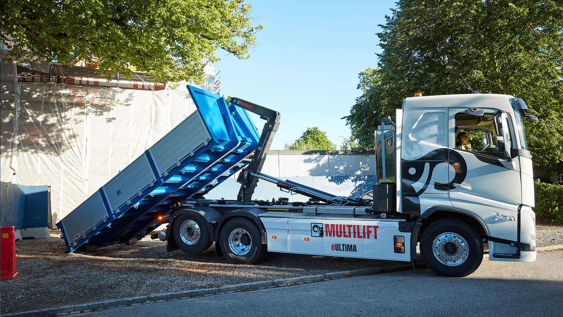 MULTILIFT hooklifts/skiploaders | Our Brands | Hiab