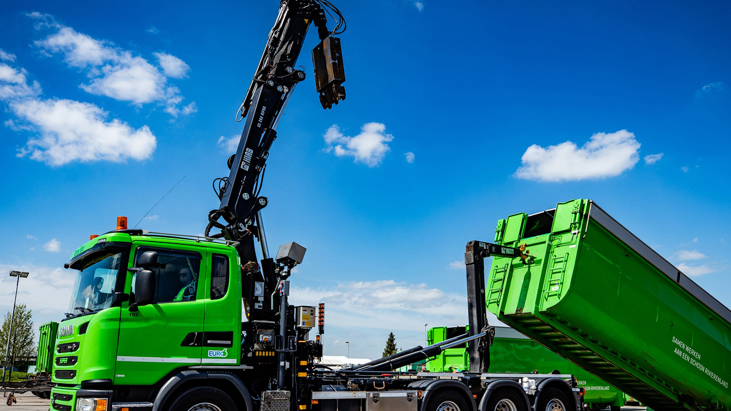 Hook loader & Skip loaders Industry Applications | Hooklifts and Roll ...