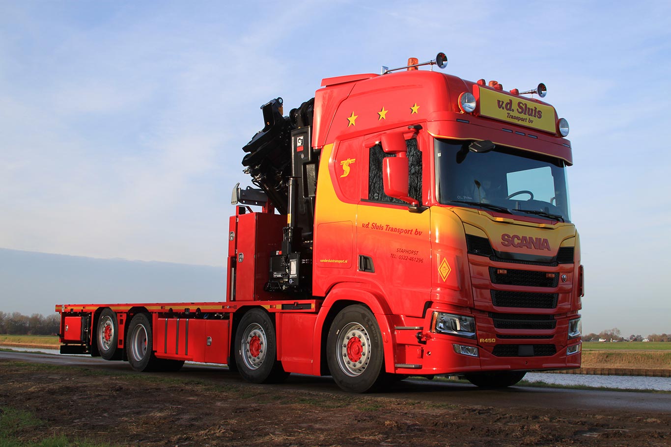 Two HIAB X-HiPro 658 EP cranes out on the road in the Netherlands ...