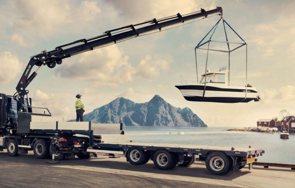Reliable Boat Lifting Crane | Product Application Overview | Hiab