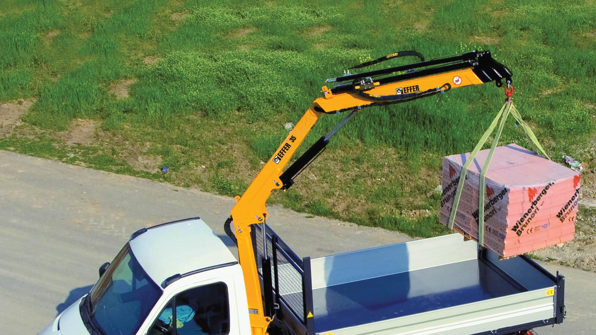 Small Knuckle Boom Cranes - Light Range Cranes | Top-Quality EFFER ...