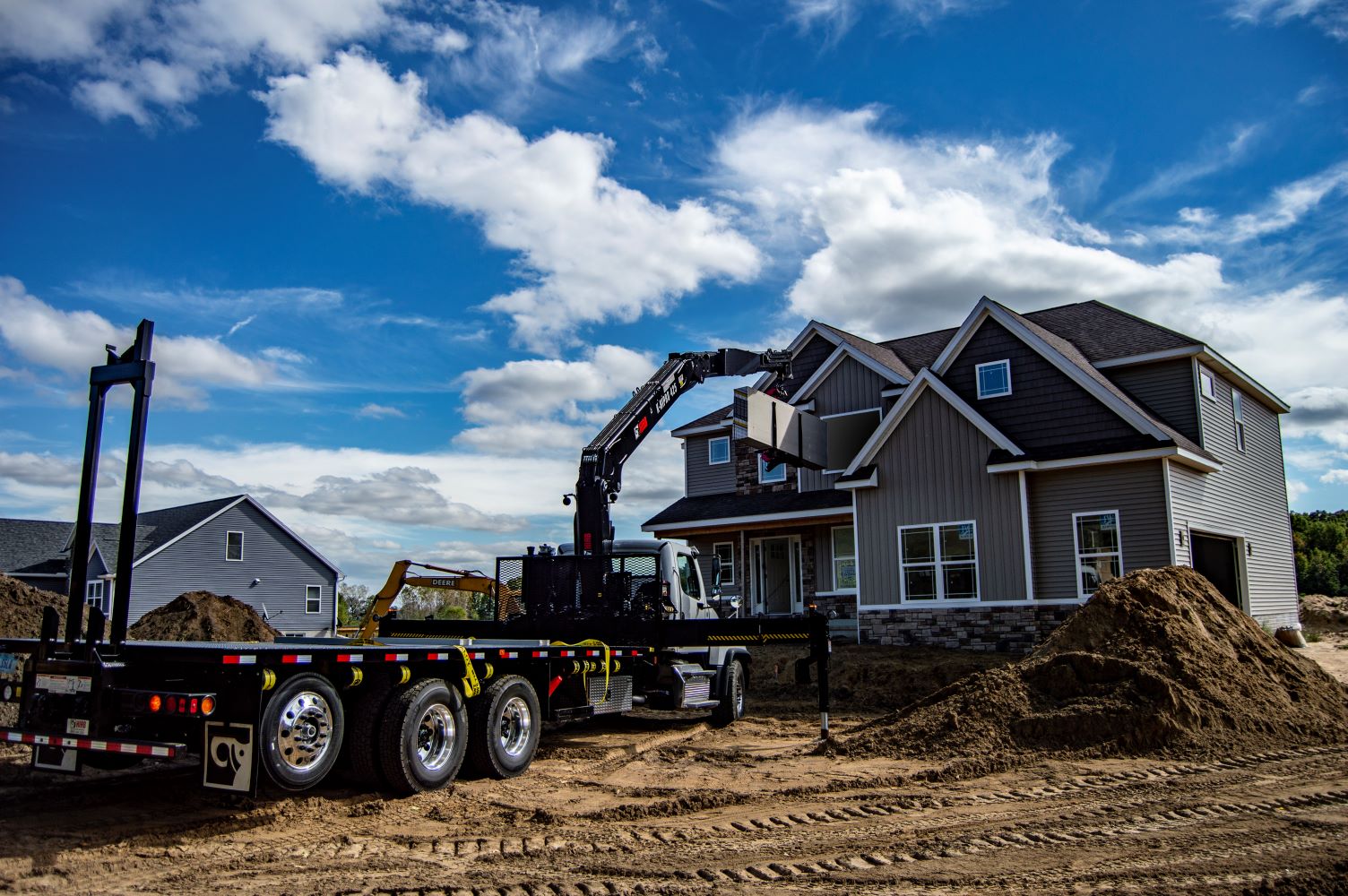 Knuckle Boom Cranes With Superior Performance | Products | Hiab