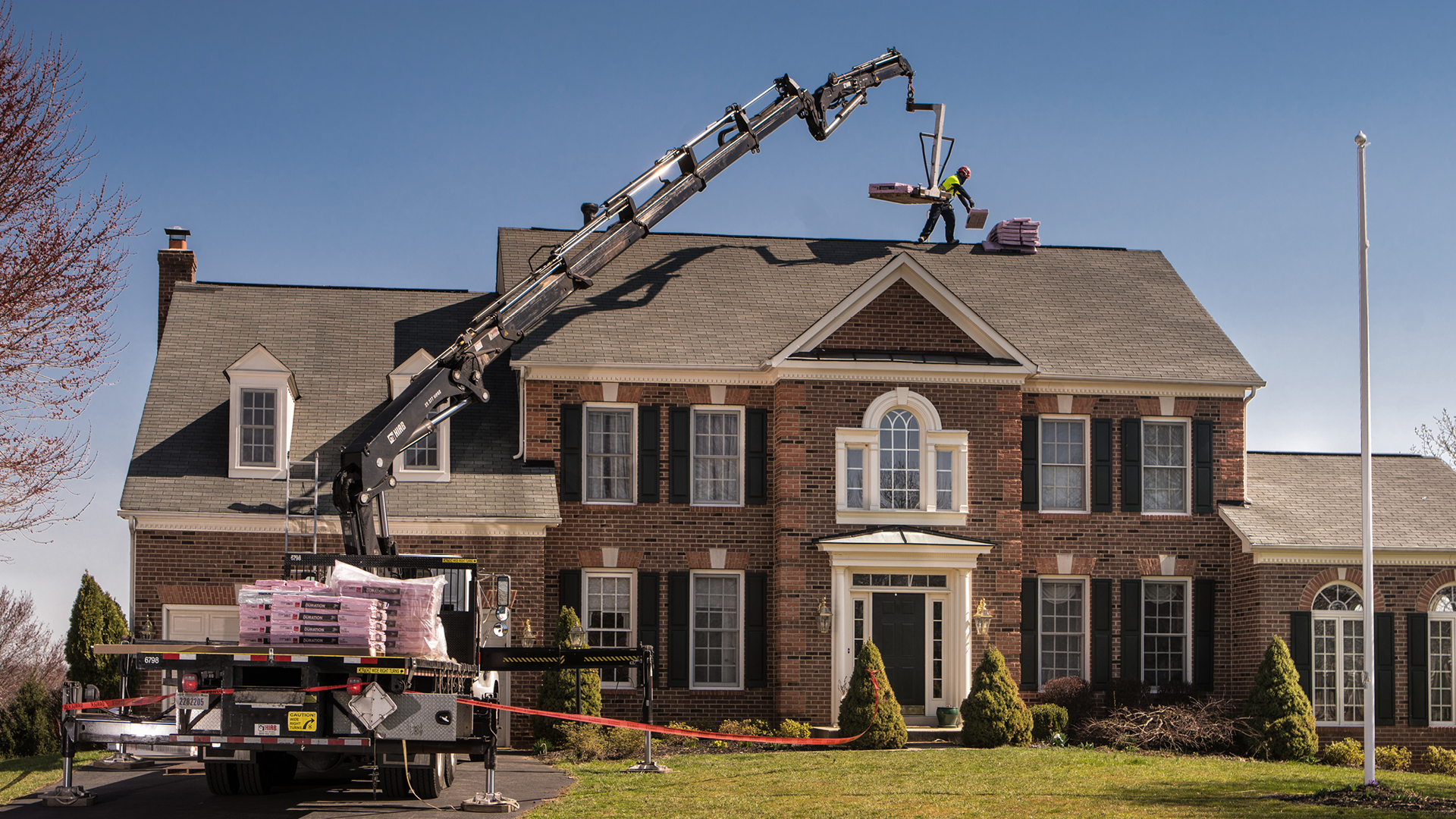 Roofing Material Delivery | United States | Hiab