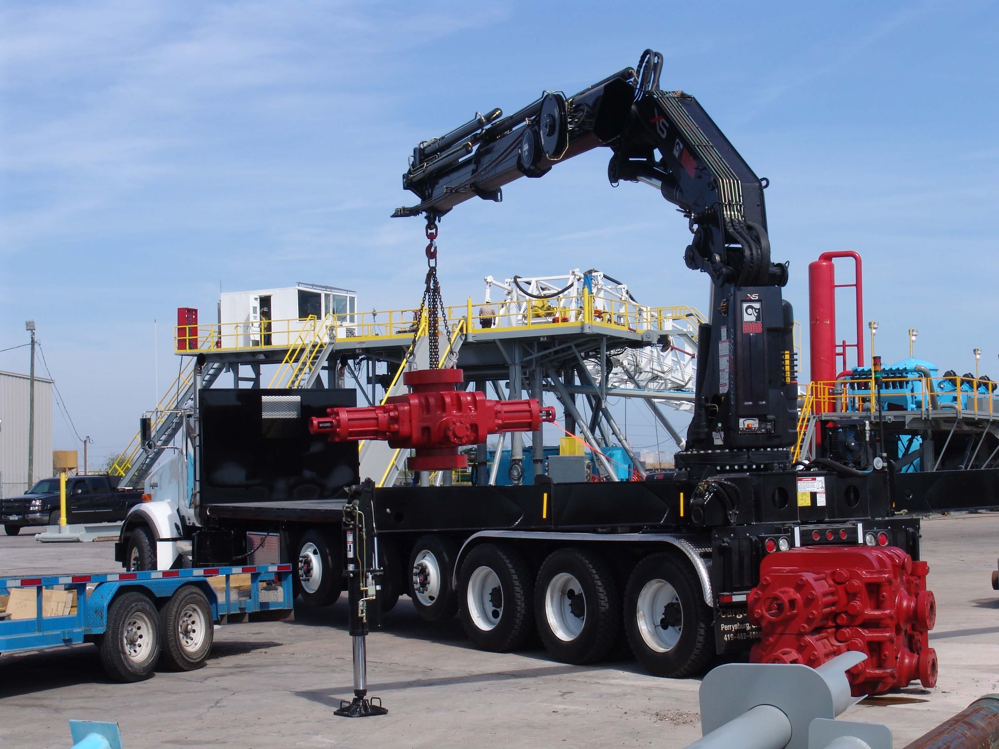 Mining Crane & Oil Platform Cranes | Product Application Overview | Hiab