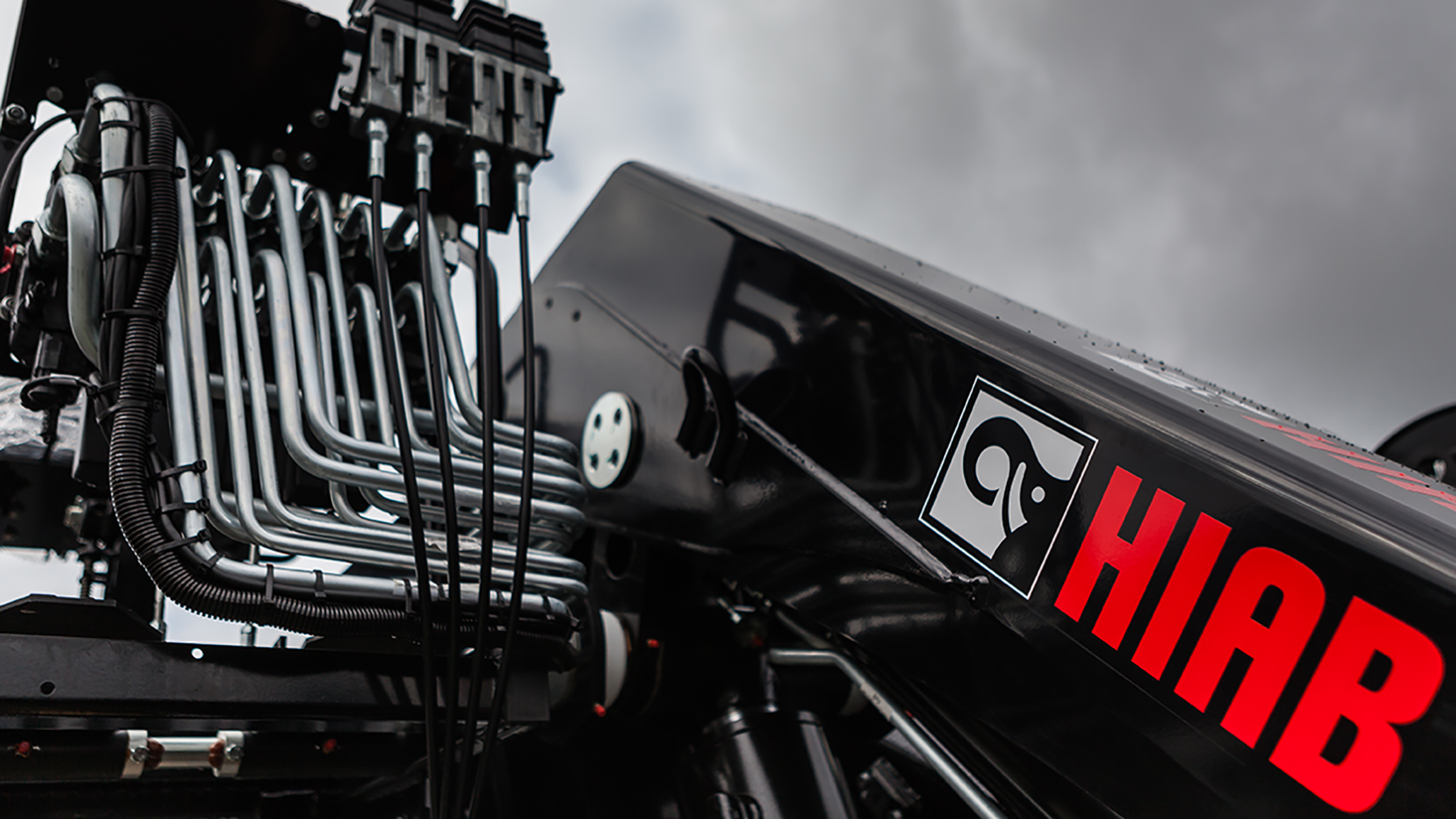 Hiab presents its biggest HIAB loader crane — HIAB iQ.1388 HiPro | Hiab ...