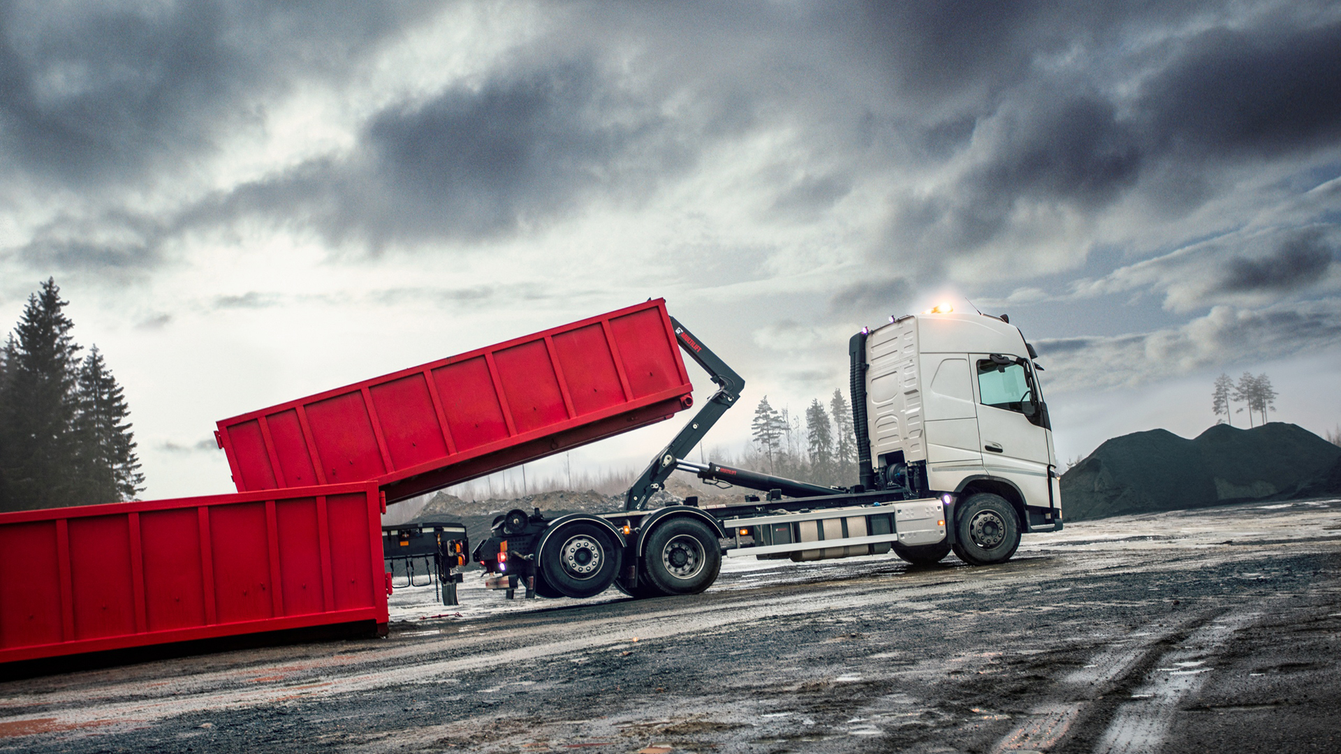 Hook loader & Skip loaders Industry Applications | Hooklifts and Roll ...