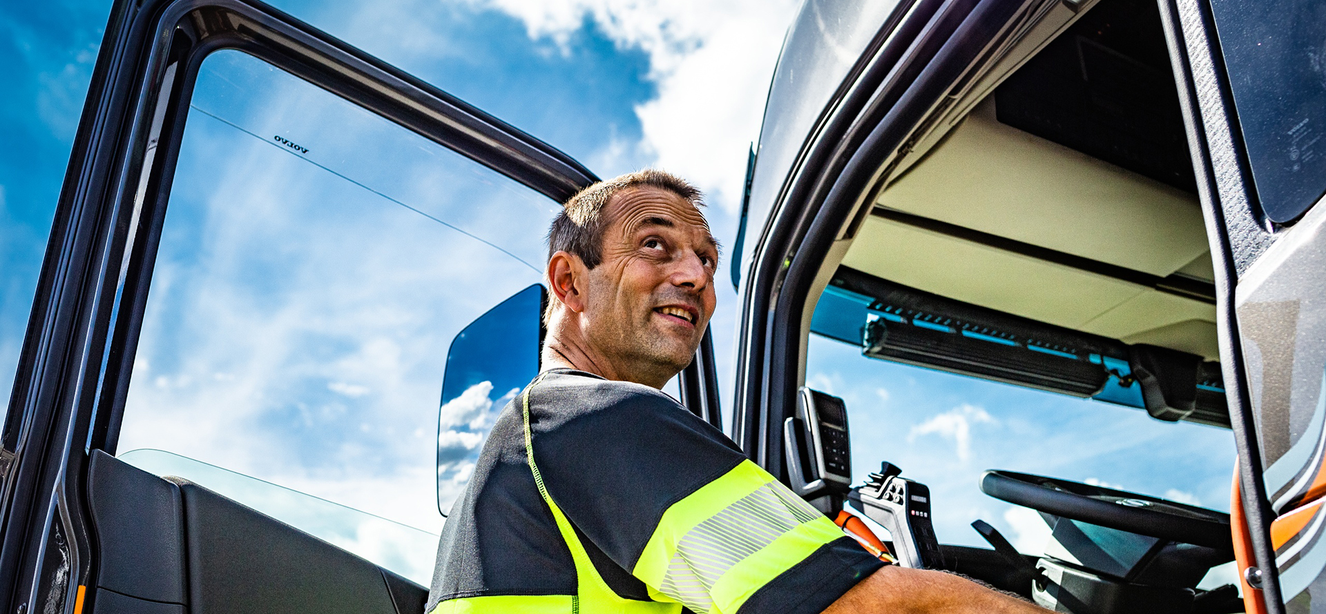 MULTILIFT: Training videos | Hooklifts and Roll Off Hoist – Our Full ...