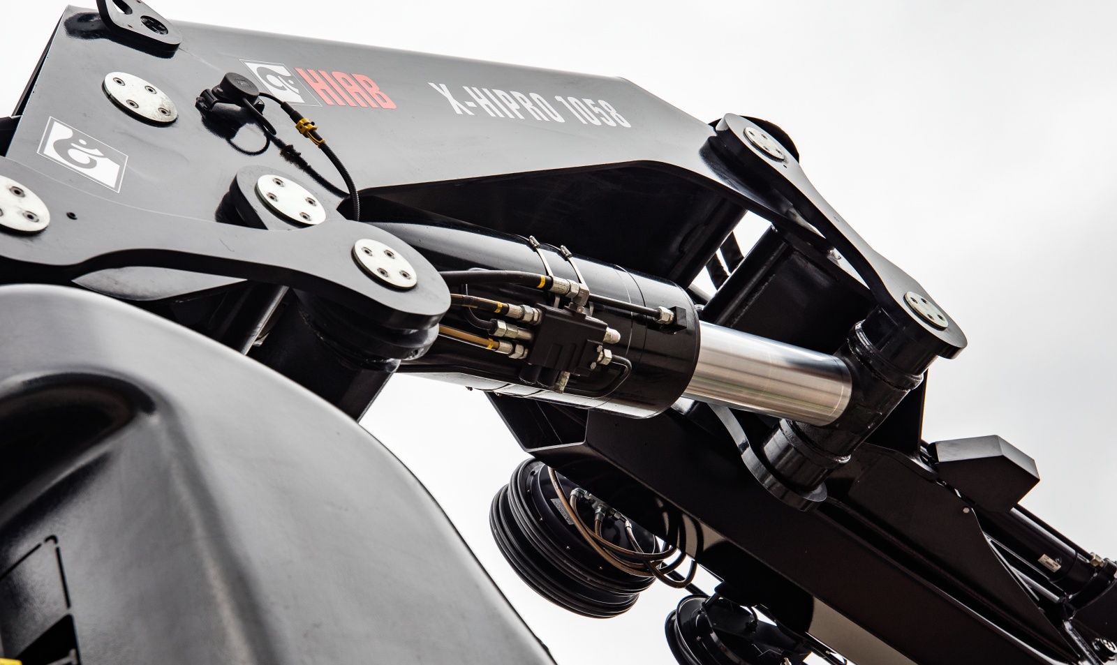 Reliable HIAB Loader Cranes for Efficient Lifting | Products | Hiab