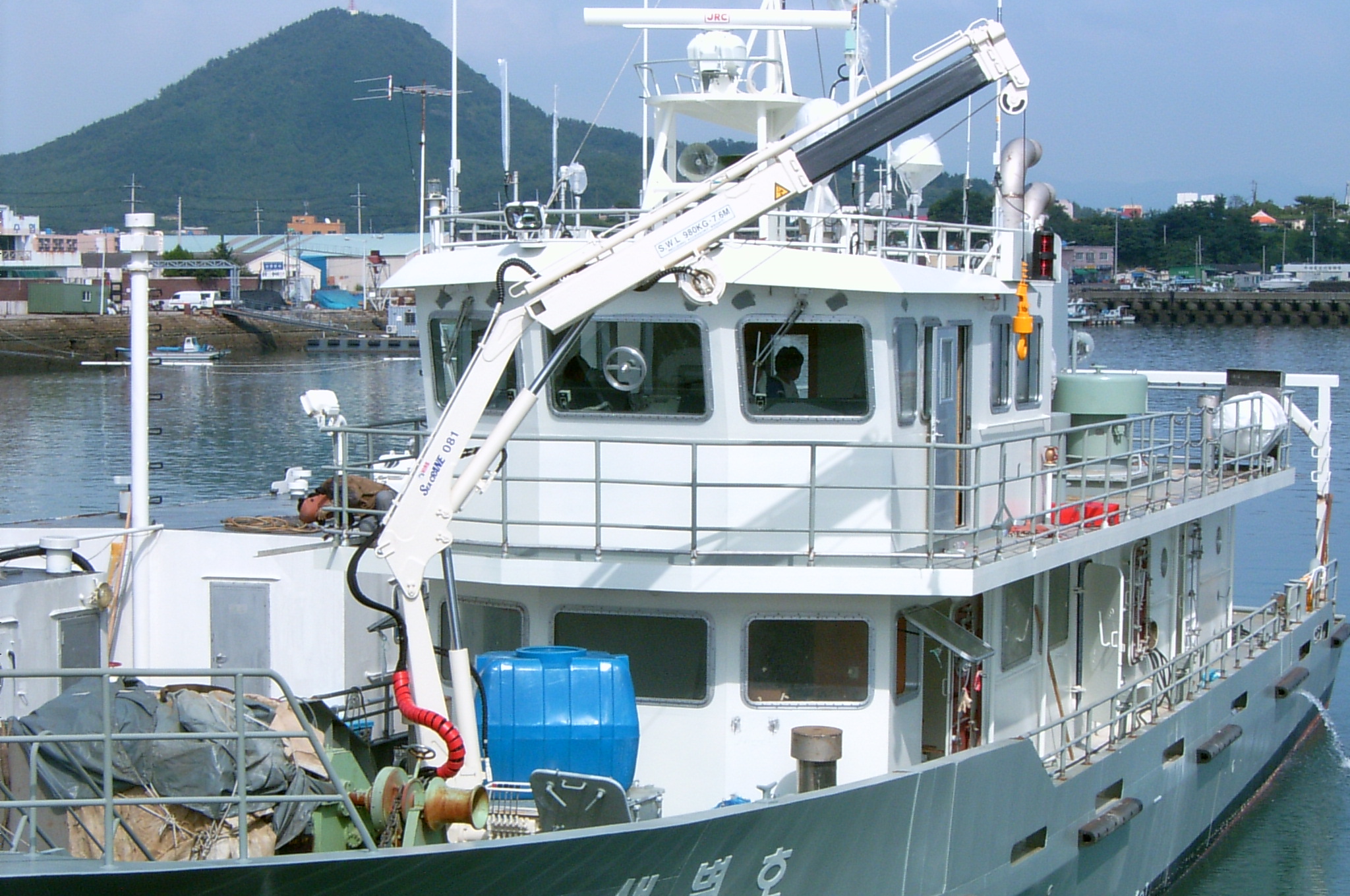 Versatile Hiab Marine Cranes for All Sea Applications | Loader Cranes ...